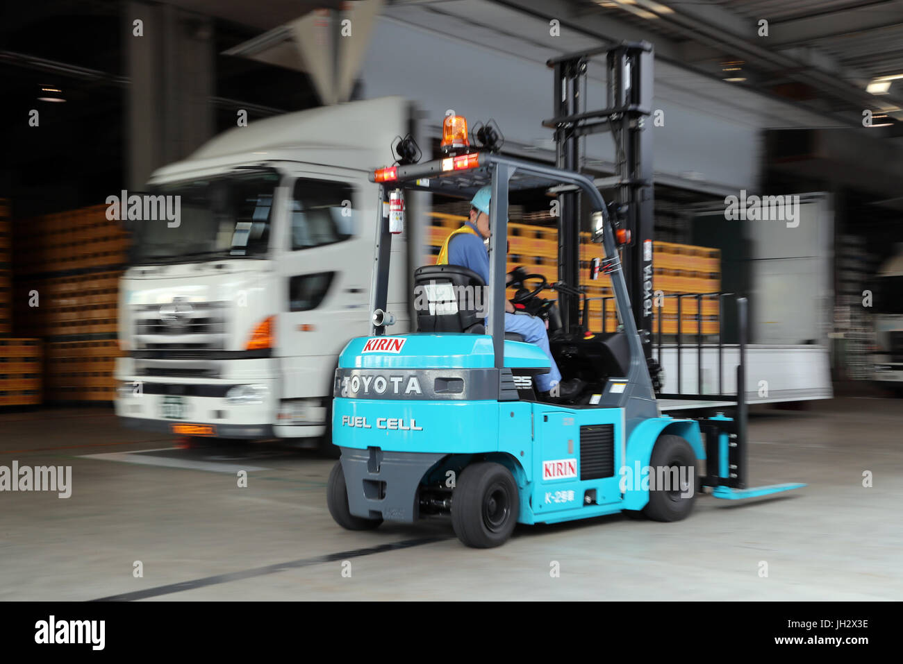 Fuel cell forklift hi-res stock photography and images - Alamy
