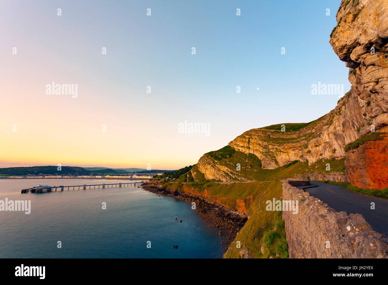 Sunrise over llandudno hi-res stock photography and images - Alamy