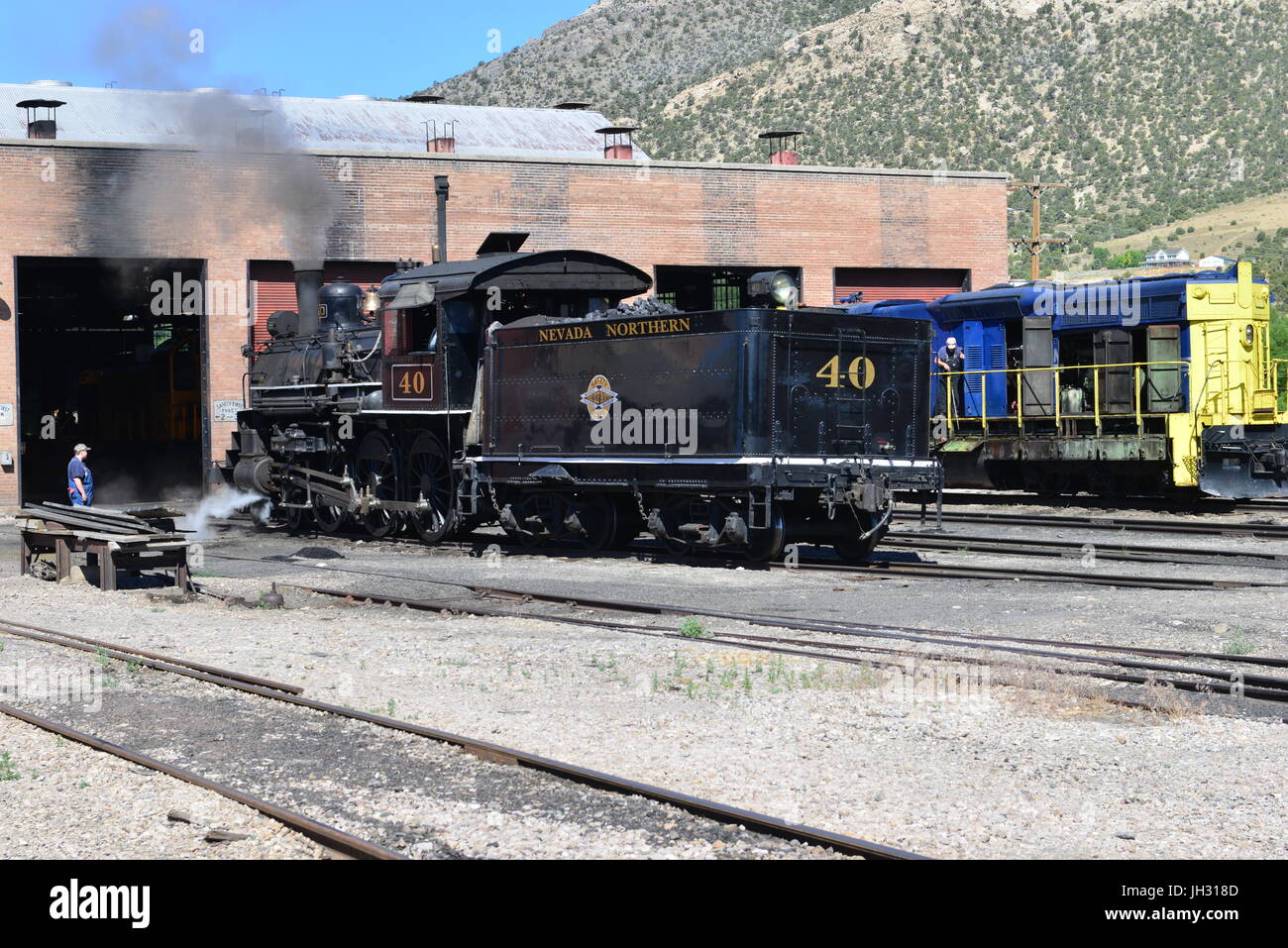Heavy shunting locomotive hi-res stock photography and images - Alamy