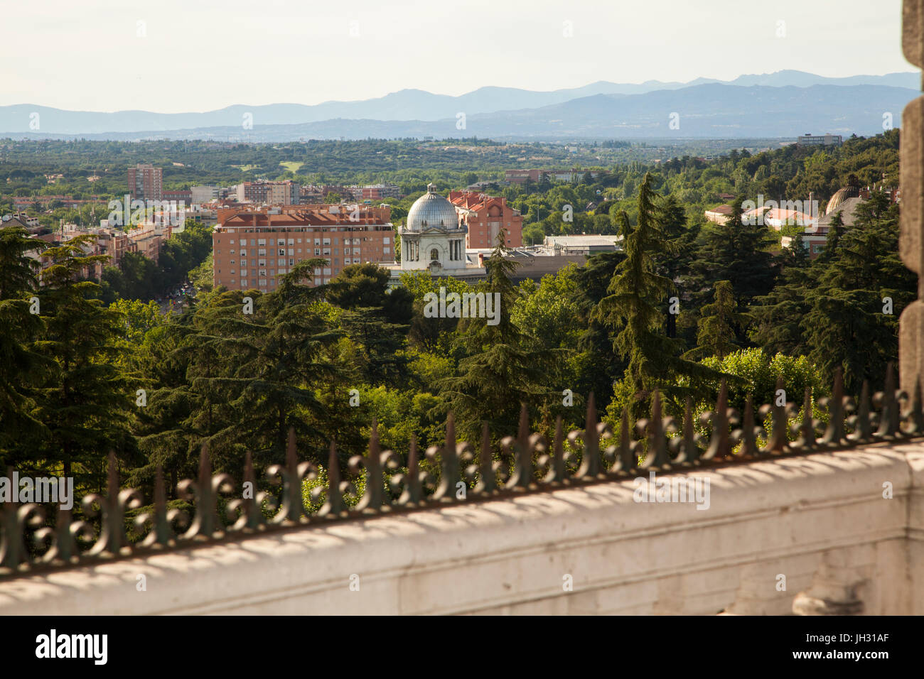 The royal palace palacio real in madrid hi-res stock photography and ...