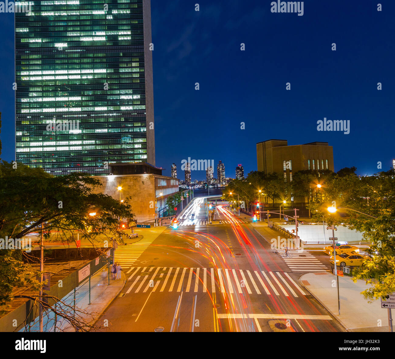 City overpass hi-res stock photography and images - Alamy