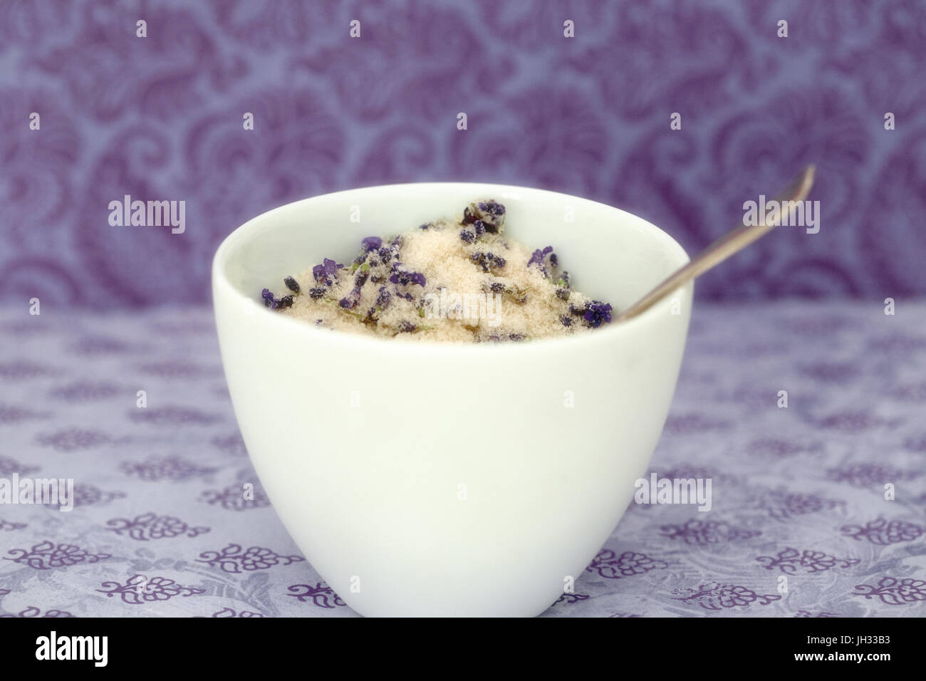 Lavender flower head hi-res stock photography and images - Alamy