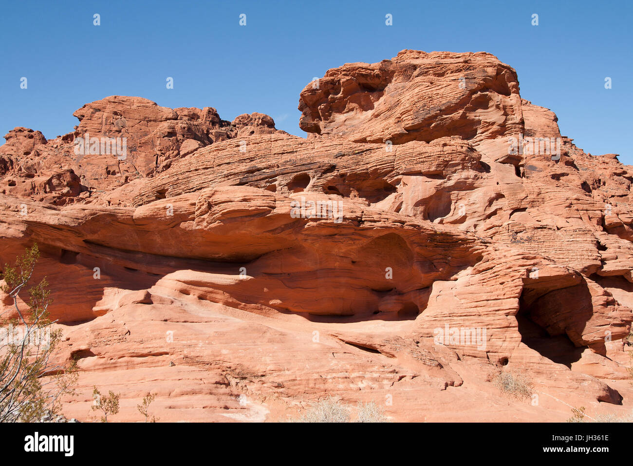 Orange and red rocks and sand in the desert hi-res stock photography ...