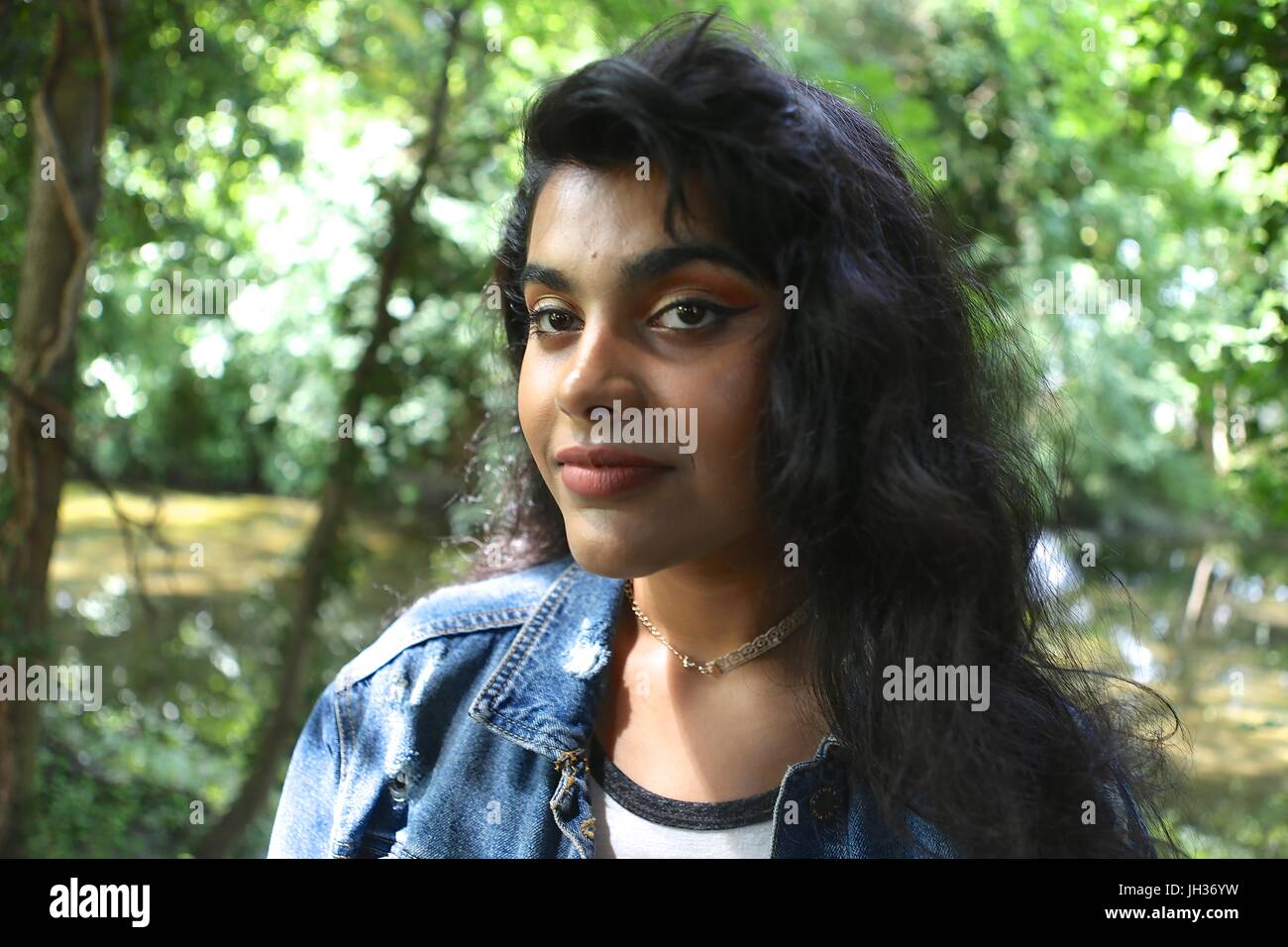 Indian girls modelling in london hi-res stock photography and images ...