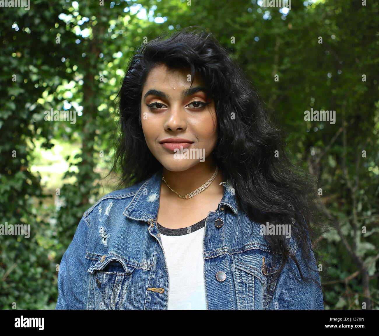 Indian girls modelling in london hi-res stock photography and images ...