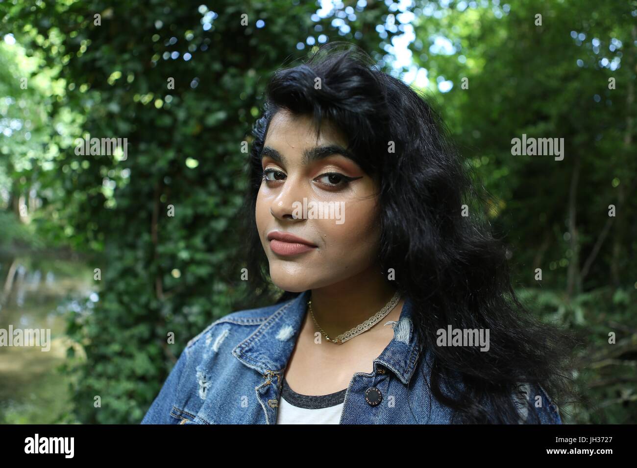 Indian girls modelling in london hi-res stock photography and images ...