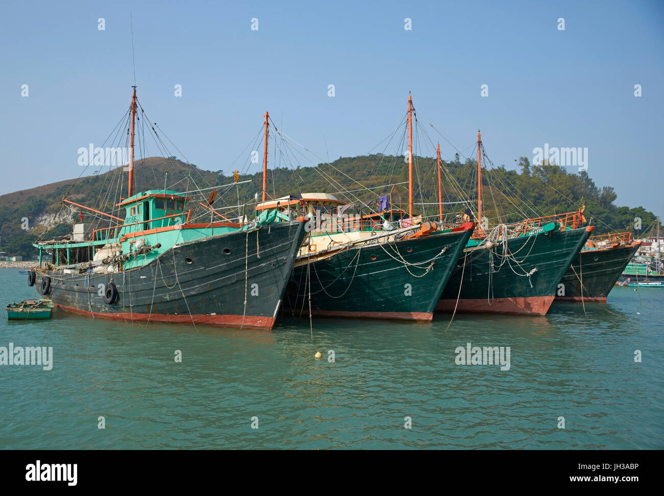 China fishing trawler hi-res stock photography and images - Alamy