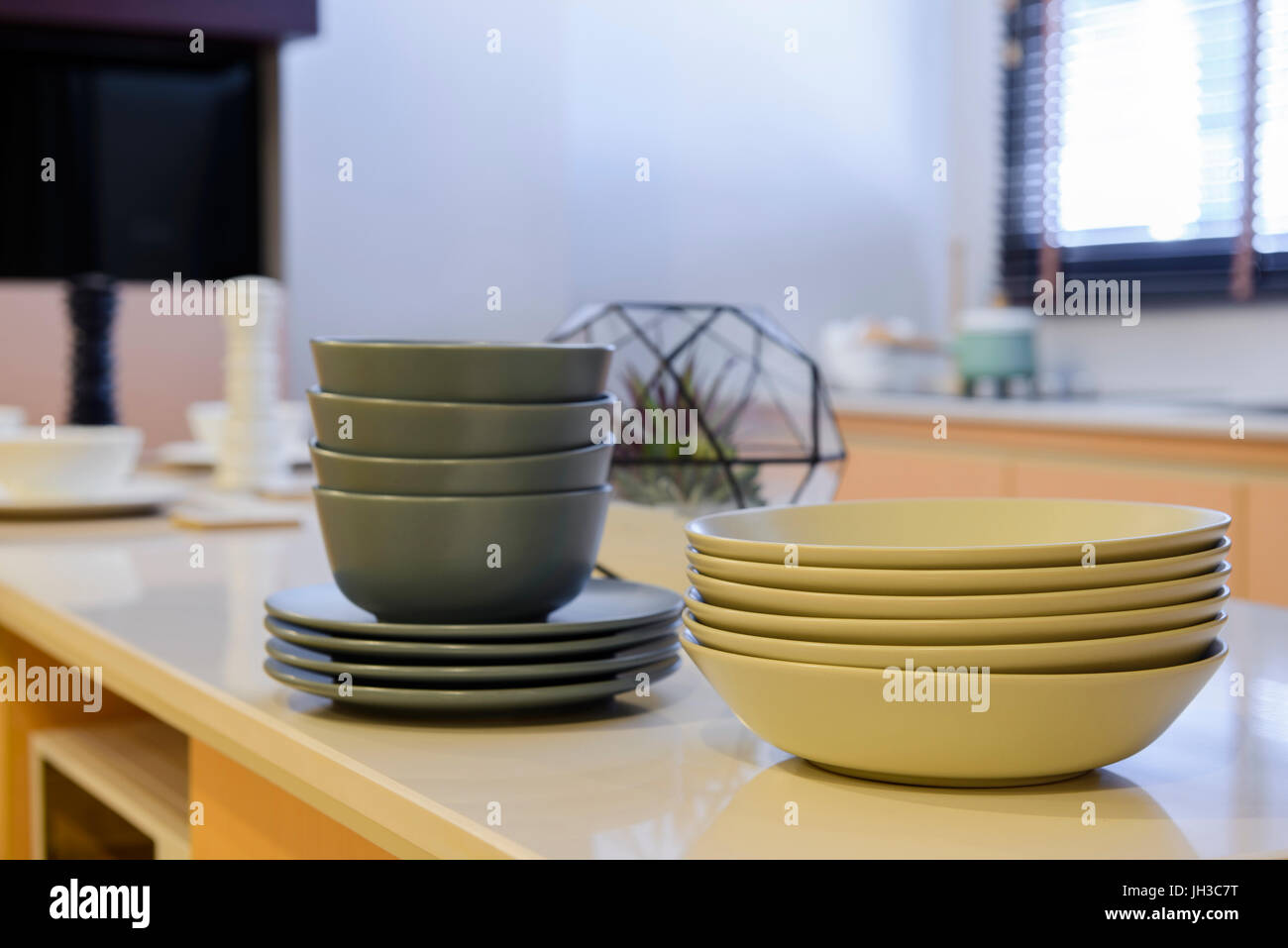 Table set porcelain dishes in hi-res stock photography and images - Alamy