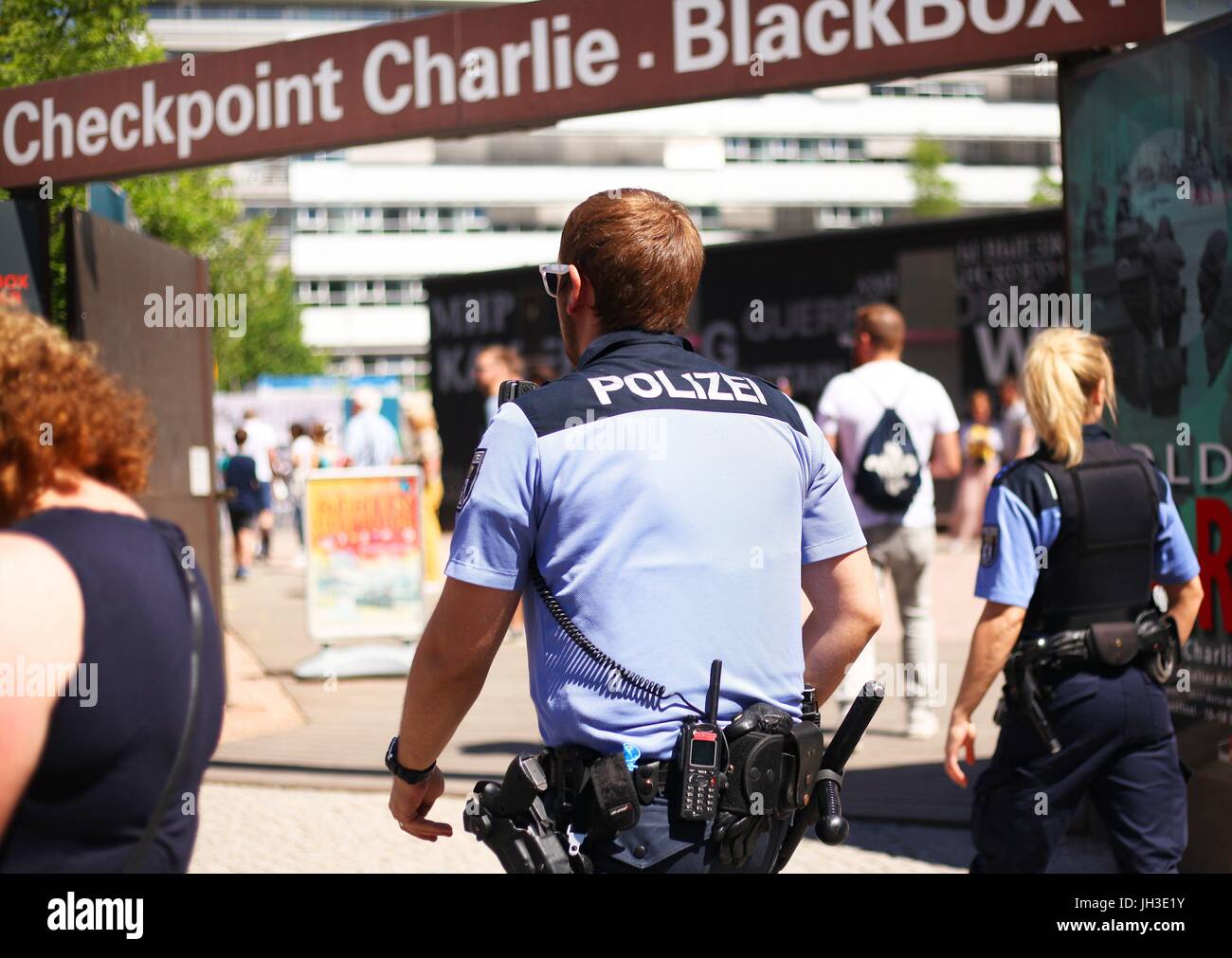 Pick pockets hi-res stock photography and images - Alamy