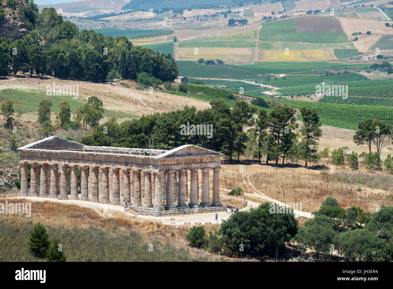 Famous ancient greek doric temple hi-res stock photography and images ...