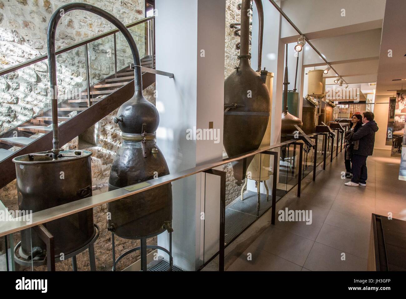 Perfume distillation hi-res stock photography and images - Alamy