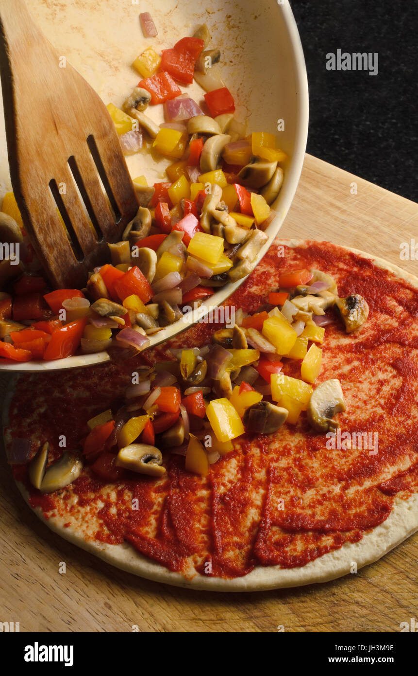 Pan pizza pan hi-res stock photography and images - Alamy