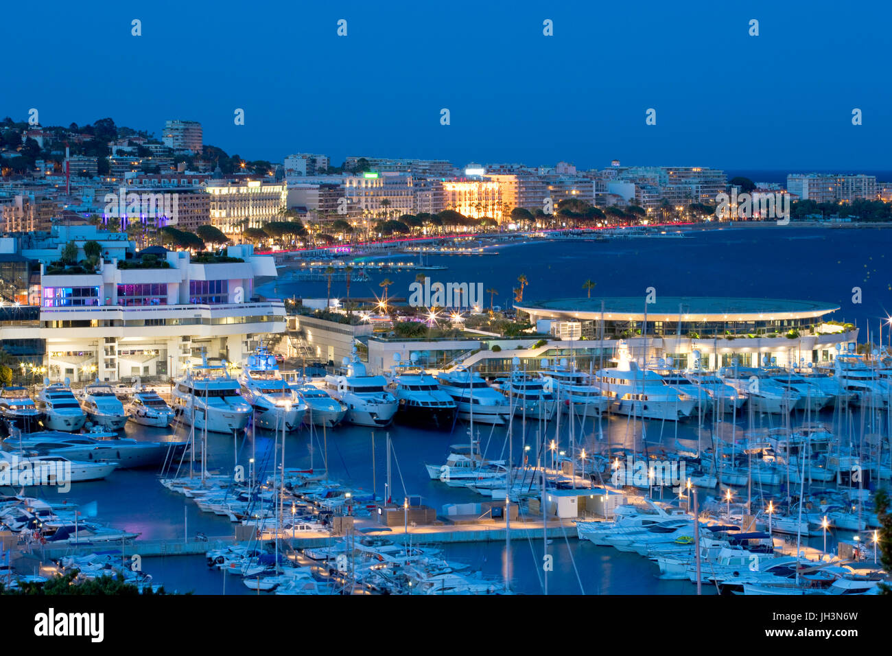 Palais des festivals et des congres de la croisette hi-res stock ...