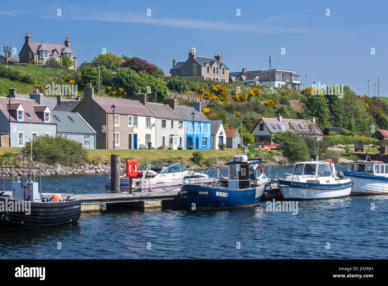Fishing boats in the harbour of Helmsdale, Sutherland, Scottish ...