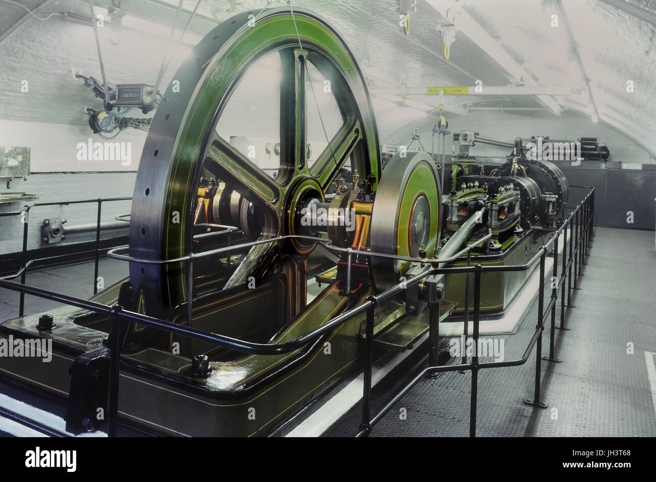 Mechanical room hi-res stock photography and images - Alamy