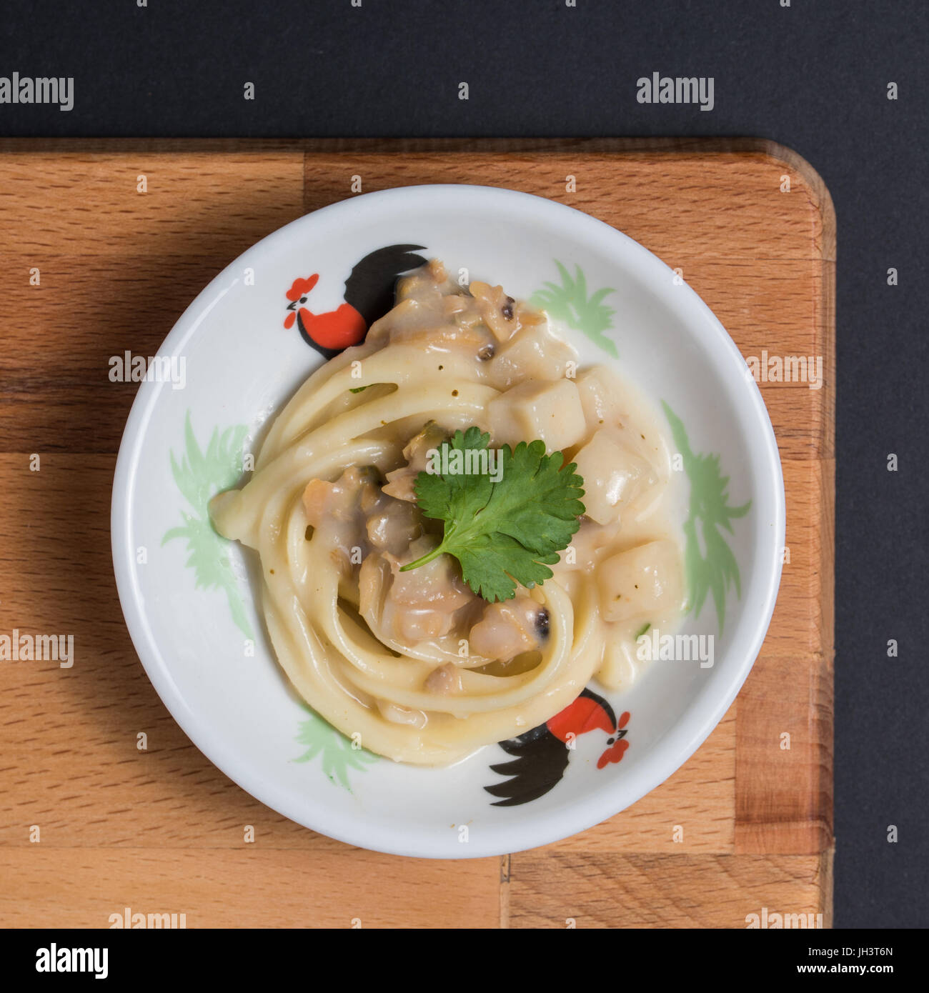 Chinese pasta square hi-res stock photography and images - Alamy