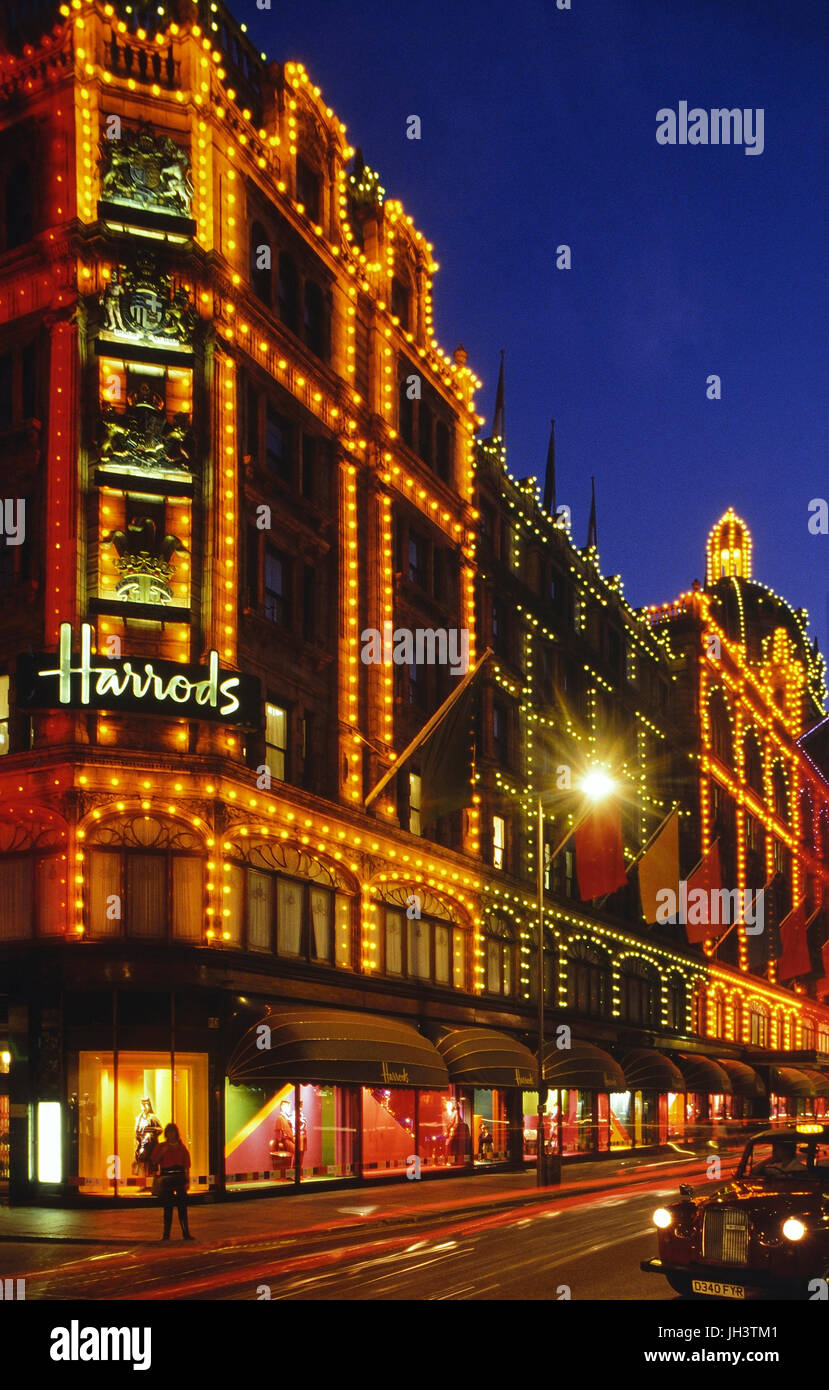 Harrods photograph hi-res stock photography and images - Alamy