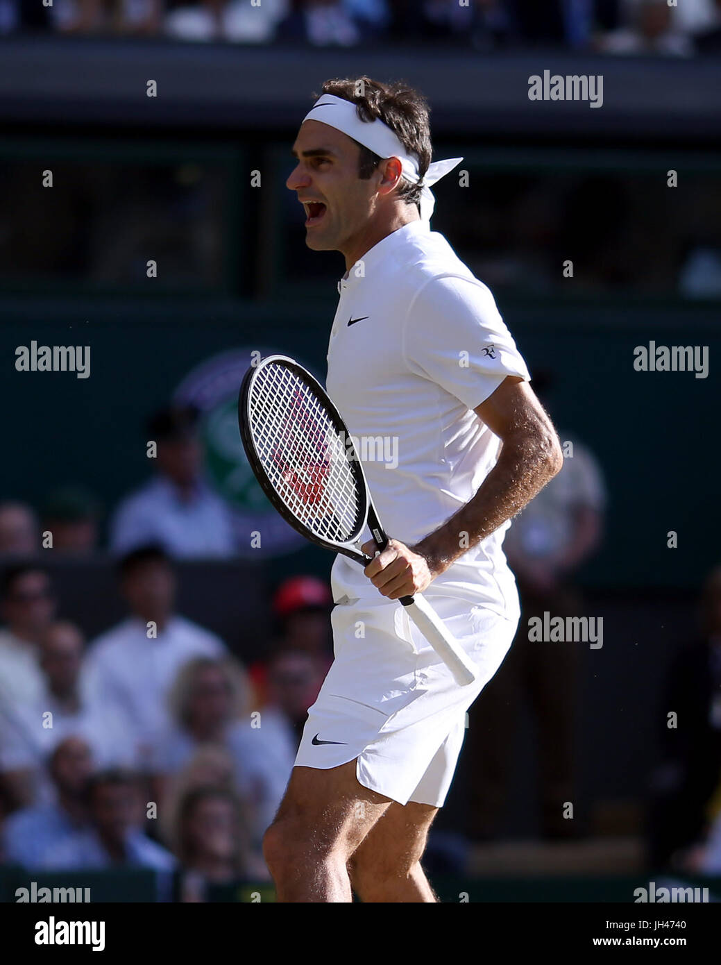 Beating milos raonic hi-res stock photography and images - Alamy