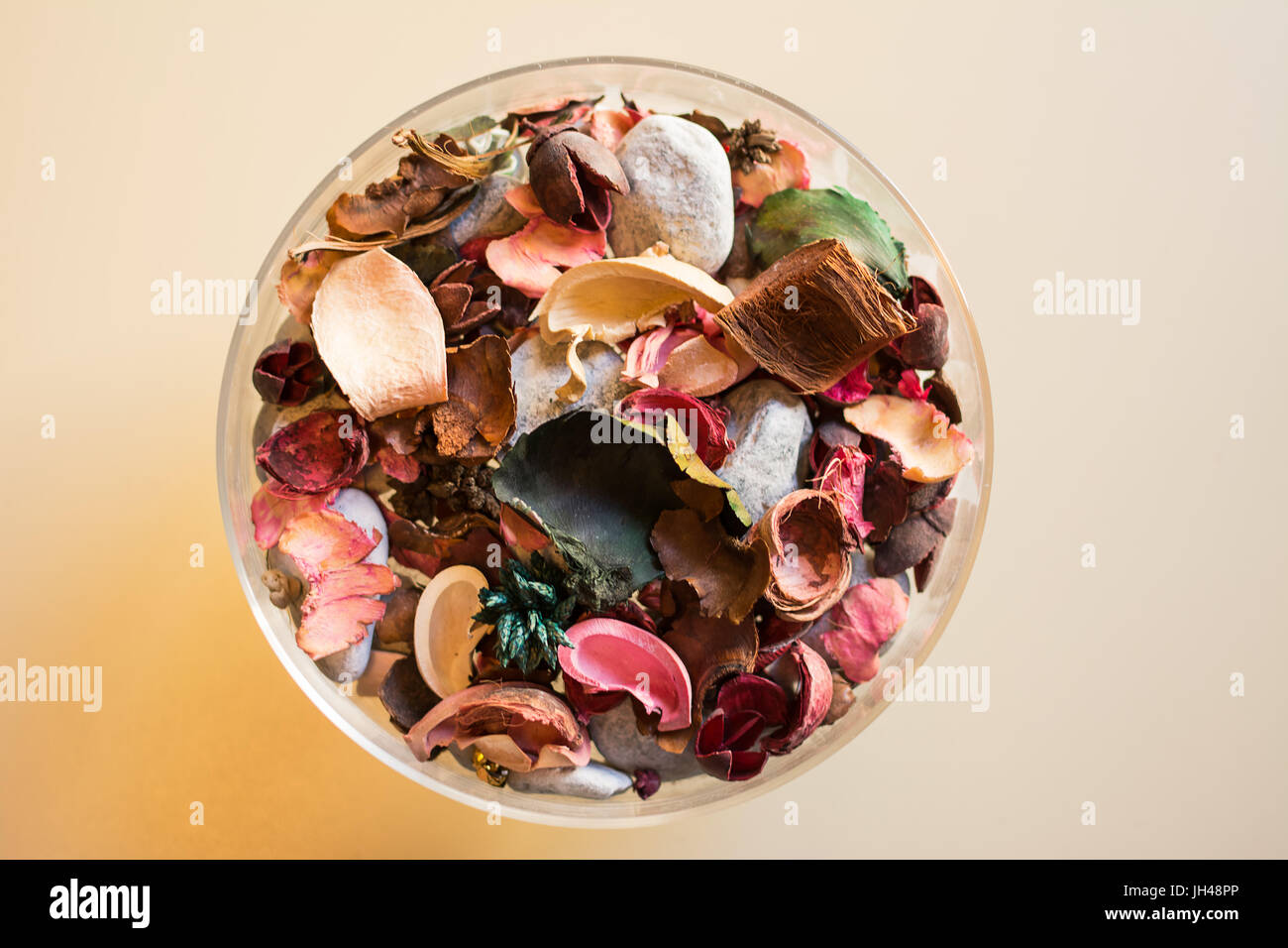 Pot pourry in the center table Stock Photo - Alamy