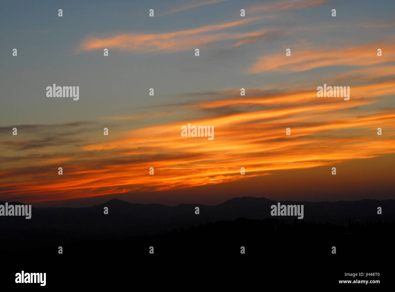 Cloud sunset tuscany hi-res stock photography and images - Alamy