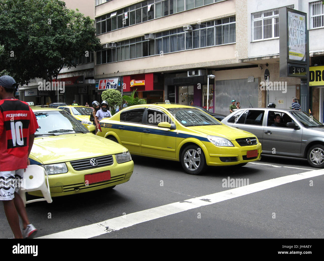 Beige taxis hi-res stock photography and images - Alamy
