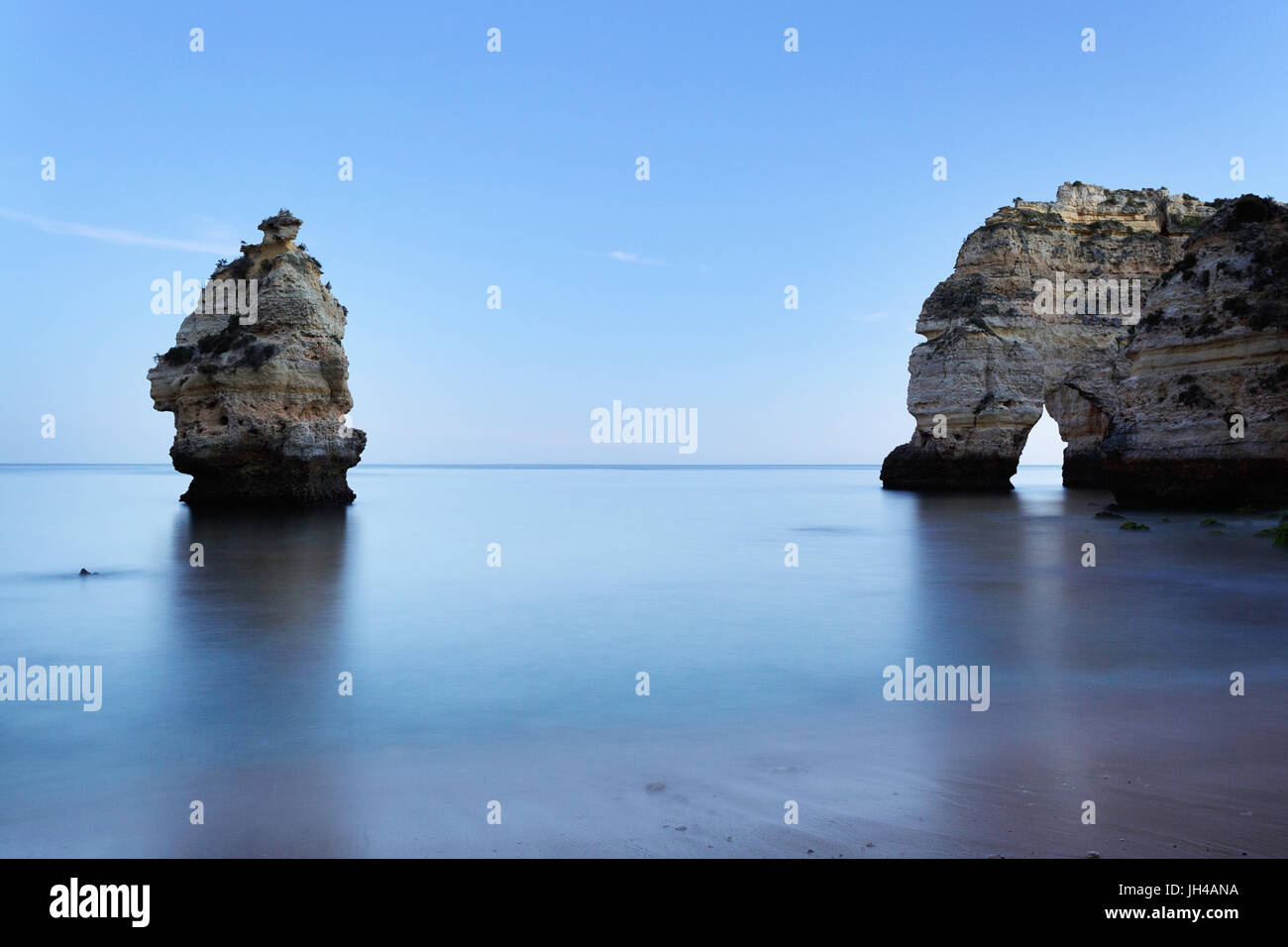 Praia da marinha beach hi-res stock photography and images - Alamy