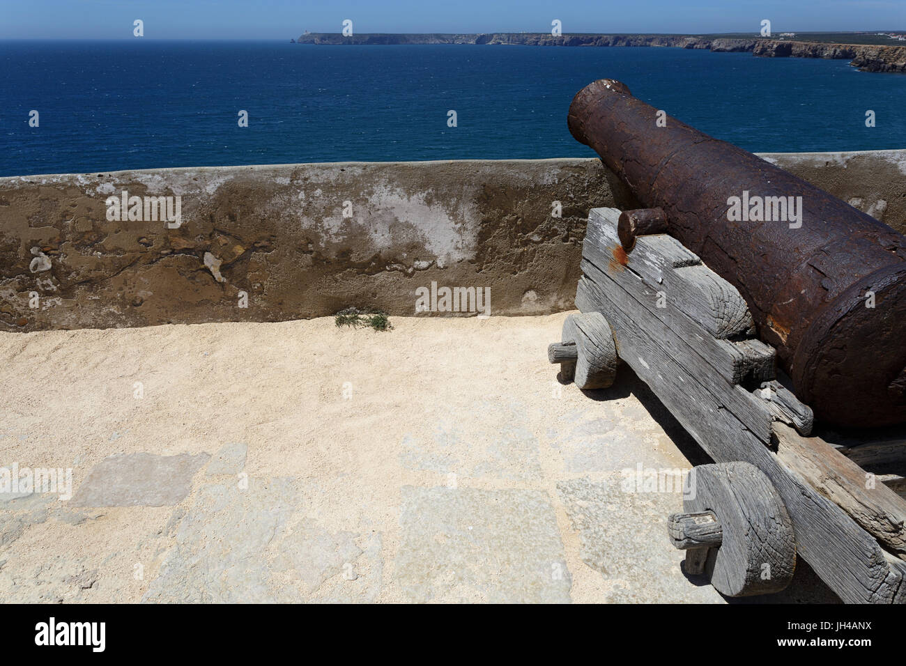 Rusty cannon at Sagres fort (Fortaleza de Sagres), Ponta de Sagres ...