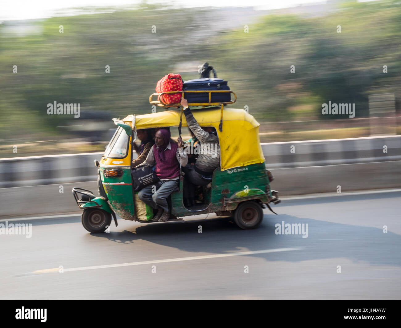 Tuk tuks agra hi-res stock photography and images - Alamy