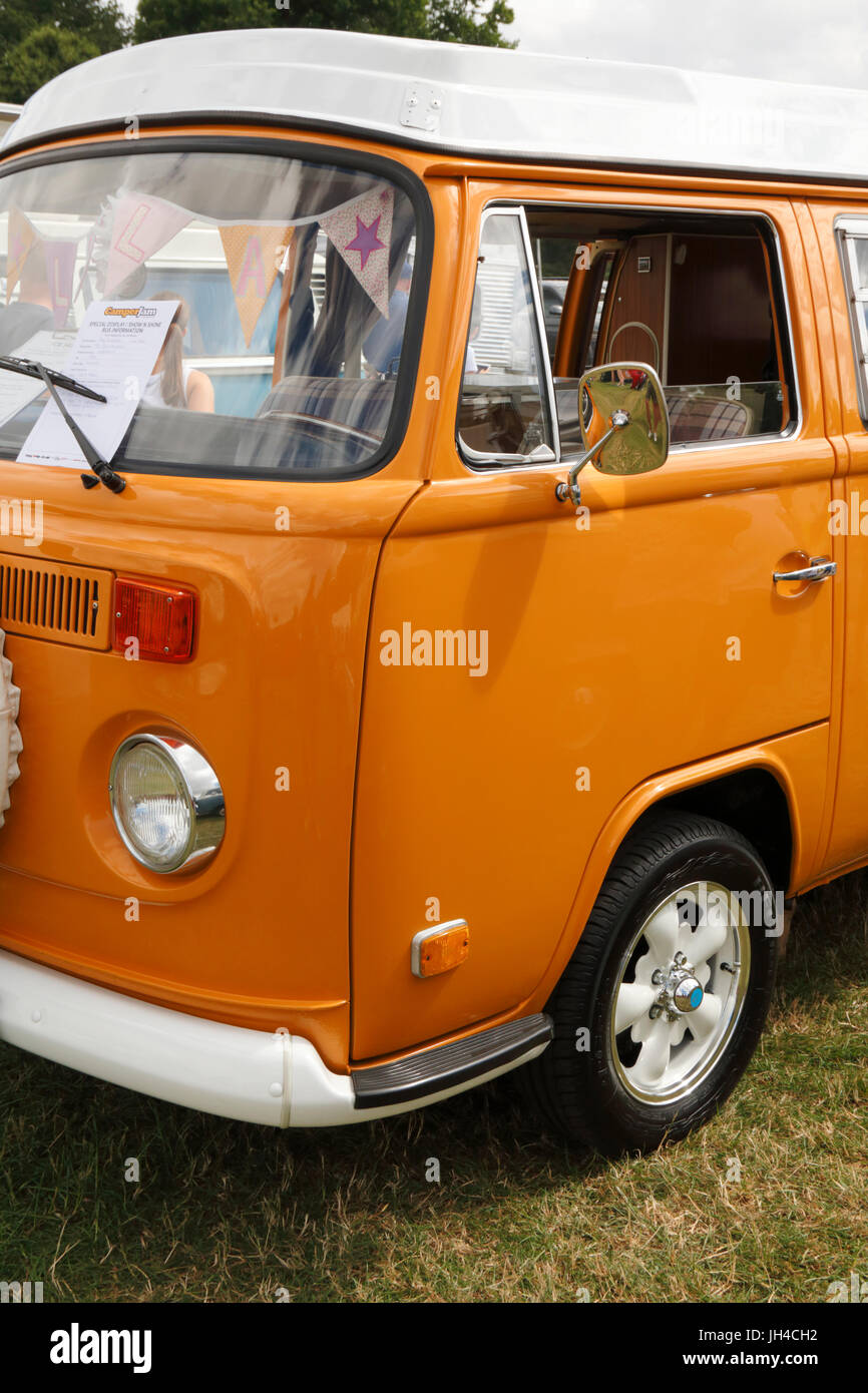 Bay window van hi-res stock photography and images - Alamy