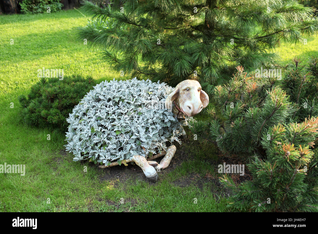 sheep landscape design Flower bed garden Stock Photo - Alamy