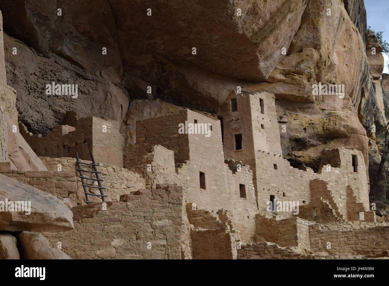 Cliff side homes hi-res stock photography and images - Alamy