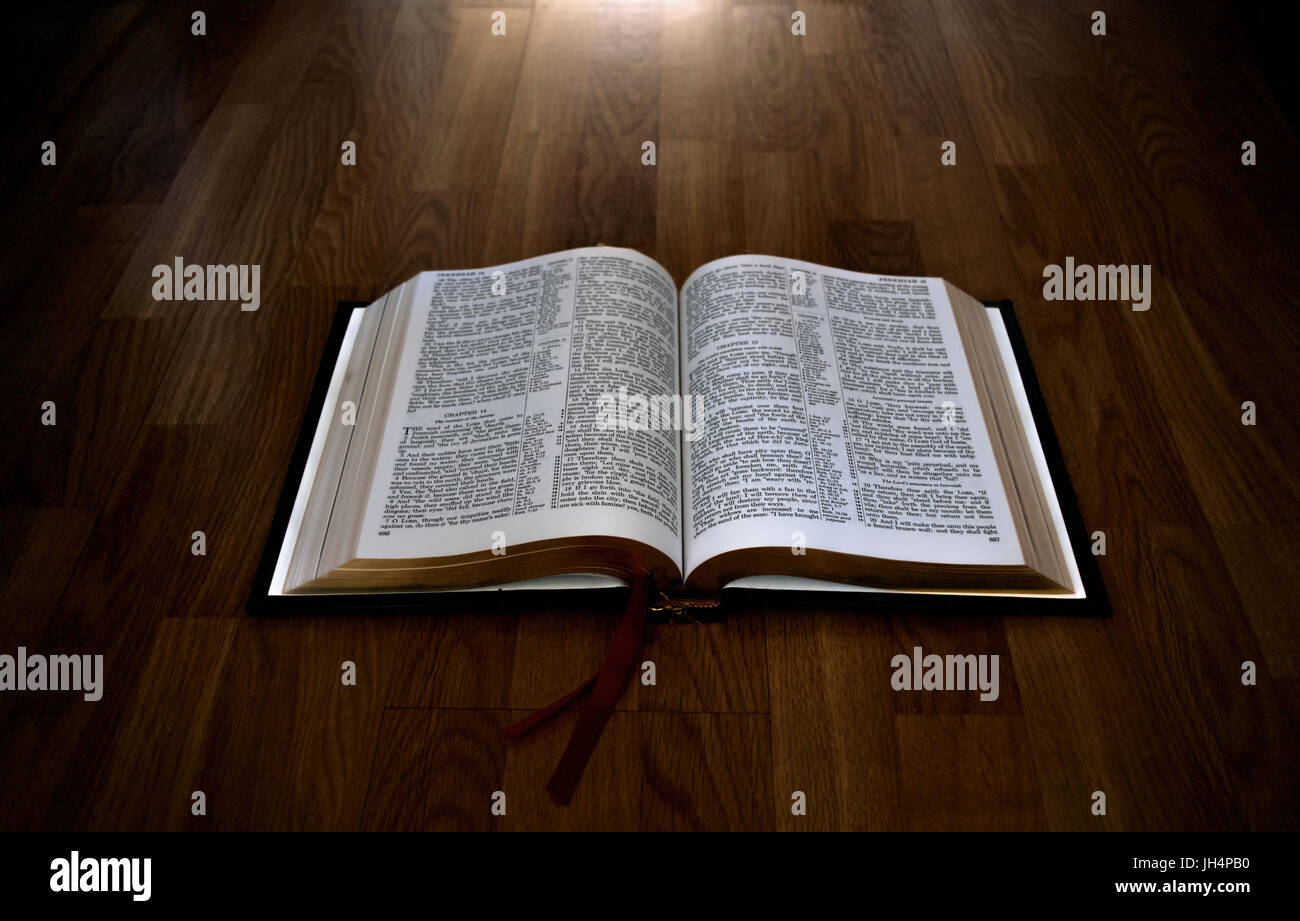 Holy bible open hi-res stock photography and images - Alamy
