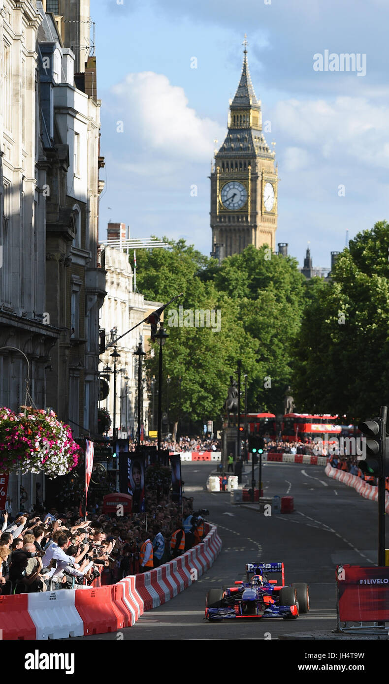 F1 live trafalgar square hi-res stock photography and images - Alamy