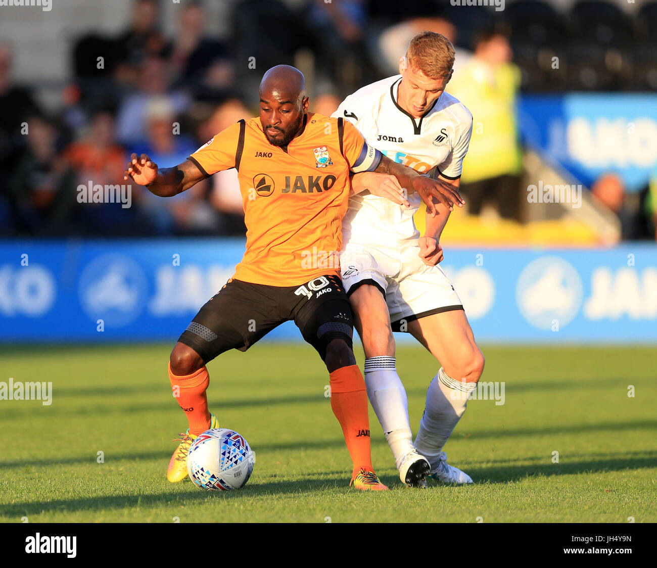 Pre season friendly hive hi-res stock photography and images - Alamy