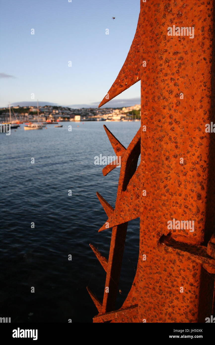 rust,rusty,decay,security,security fence,fence,rusty fence,patina,metal ...
