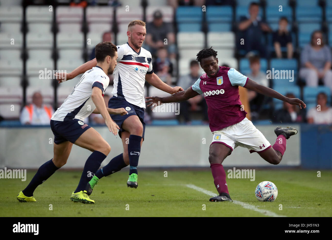 Telford's Jonathan Royle (centre) and Garham Hutchison battle for the ...