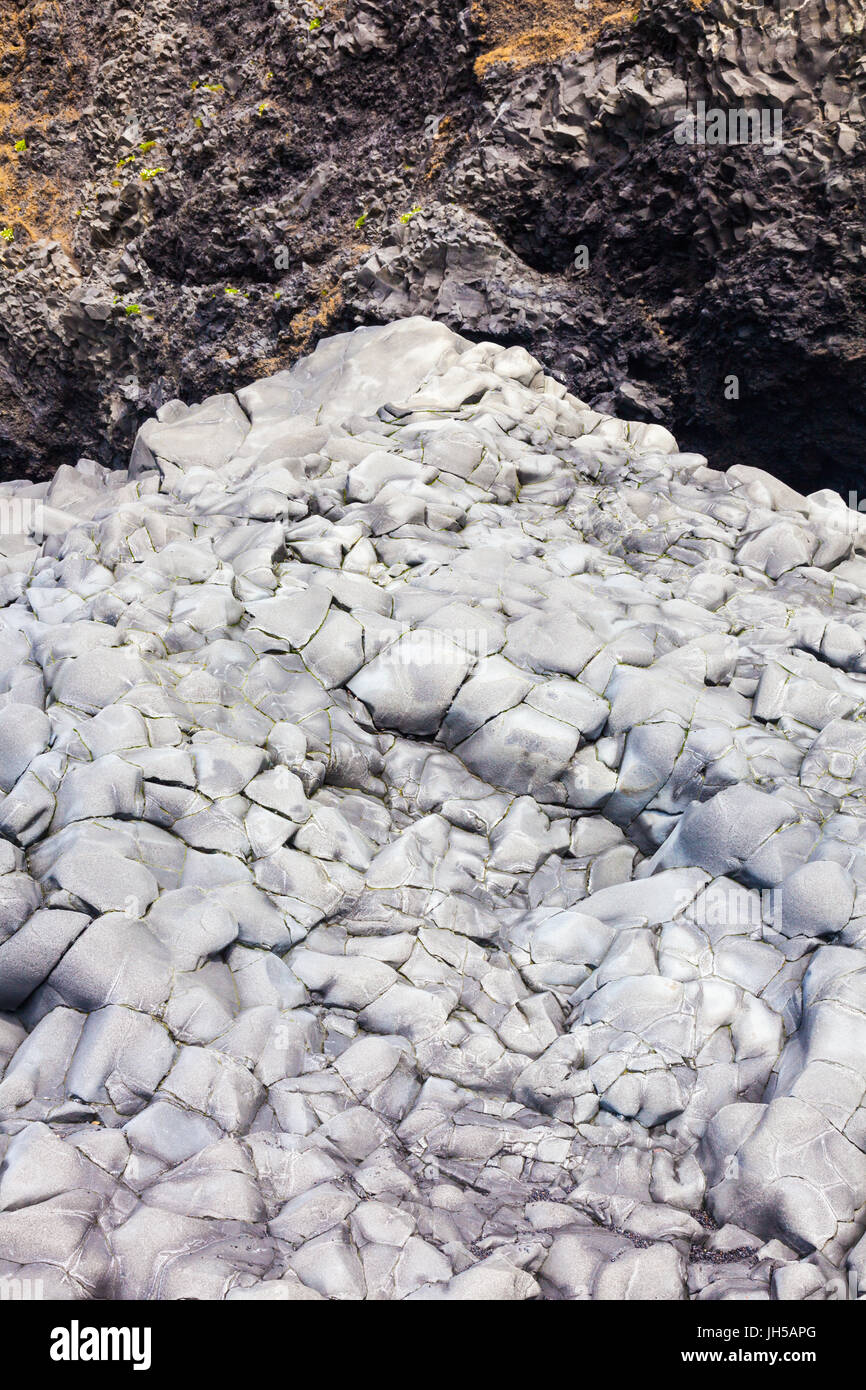 Igneous rock outcrop hi-res stock photography and images - Alamy