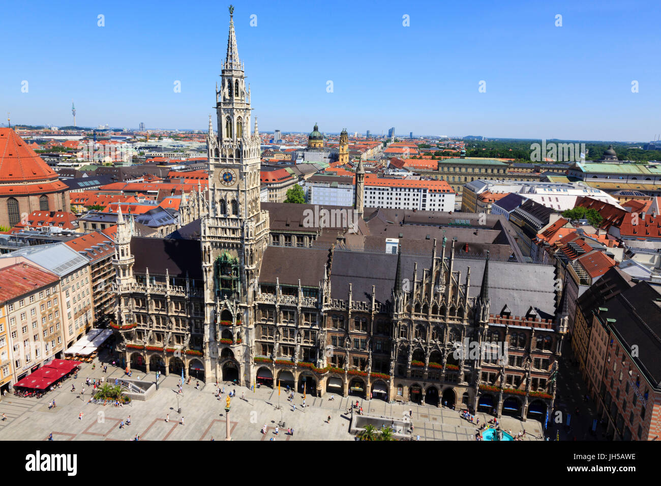 View marienplatz new town hall hi-res stock photography and images - Alamy