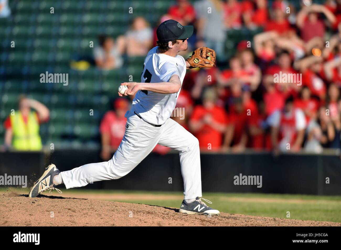 Delivery boys hi-res stock photography and images - Alamy