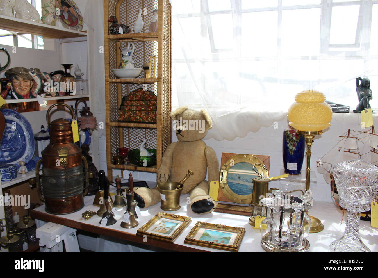 Secondhand things hi-res stock photography and images - Alamy