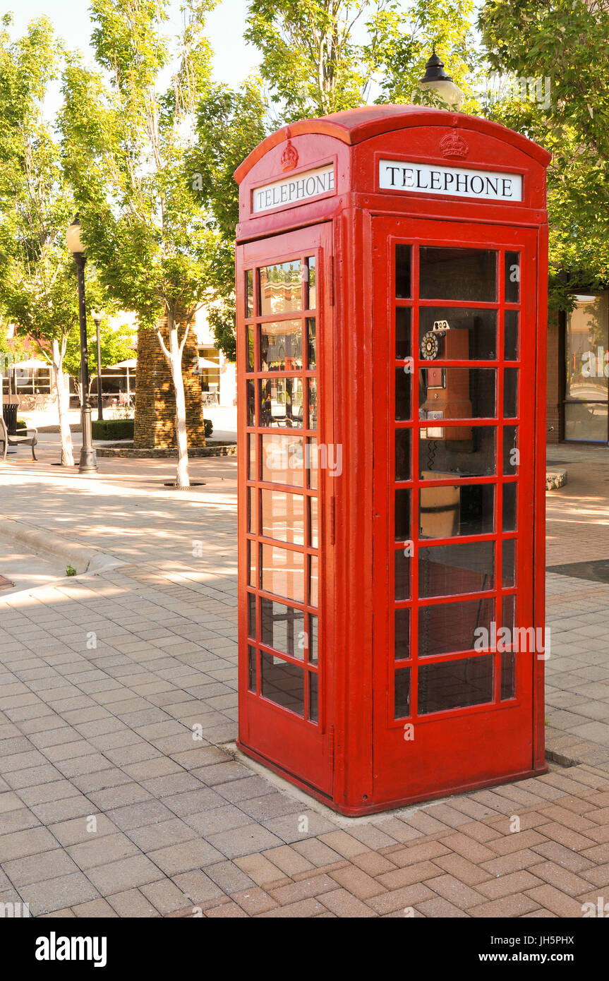 Vintage phone booth hi-res stock photography and images - Alamy