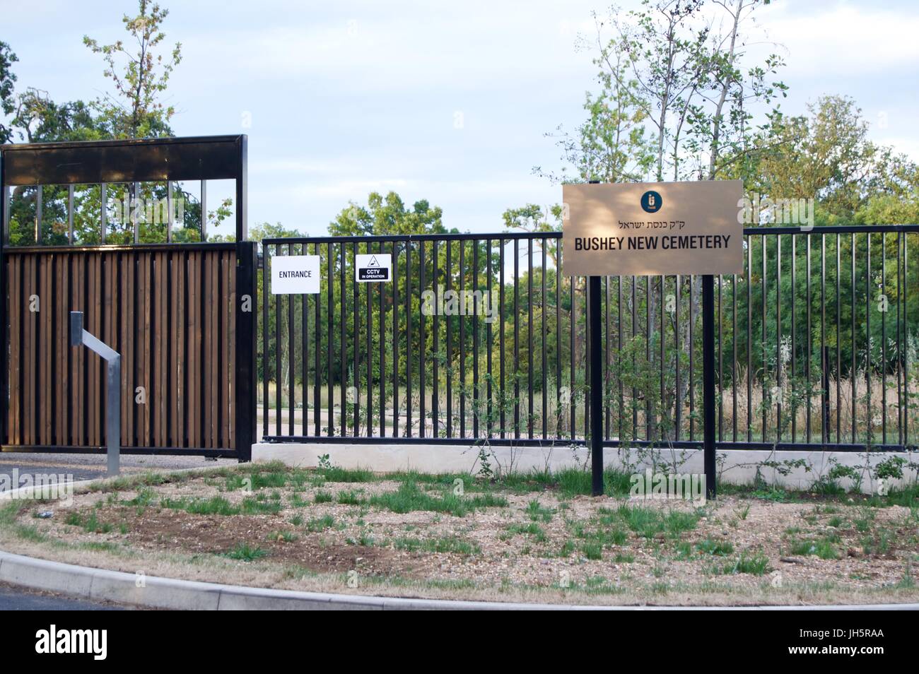 Bushey cemetery hi-res stock photography and images - Alamy