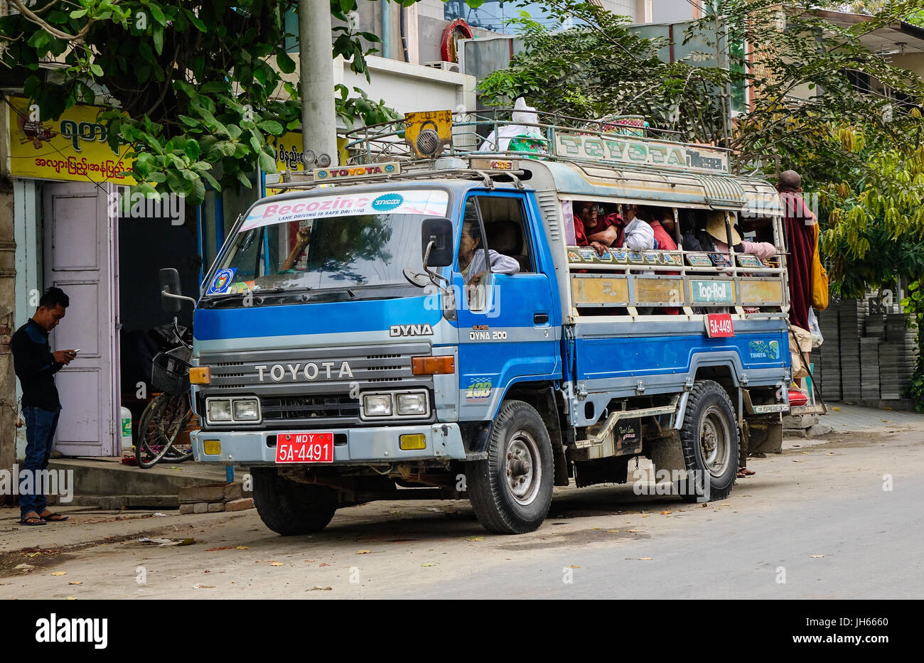 Yangon bus service hi-res stock photography and images - Alamy