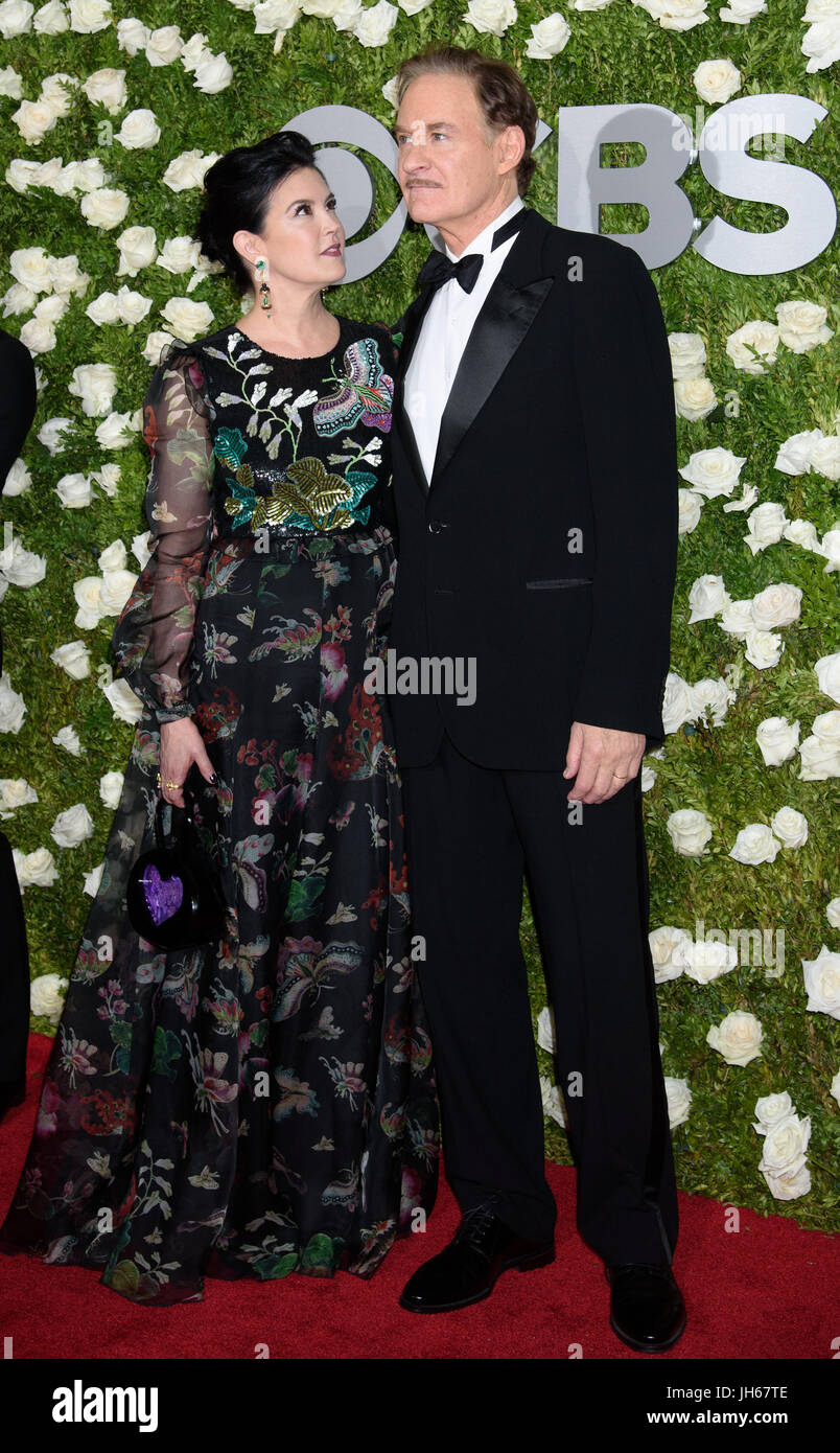 Phoebe cates hi-res stock photography and images - Alamy