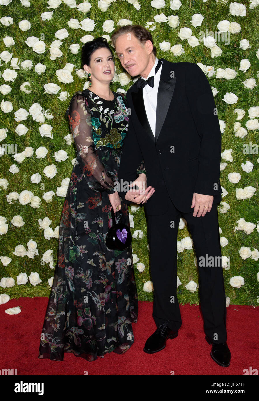 Phoebe cates and kevin kline hi-res stock photography and images - Alamy