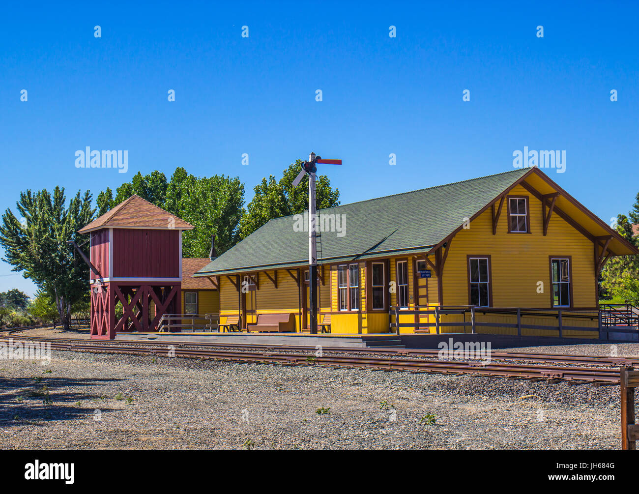 Railroad Water Tank High Resolution Stock Photography and Images - Alamy
