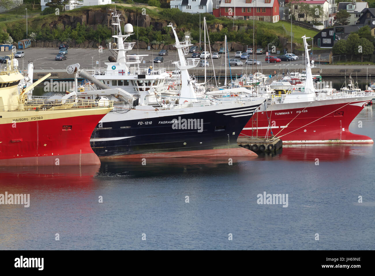 Large tug boat near hi-res stock photography and images - Alamy