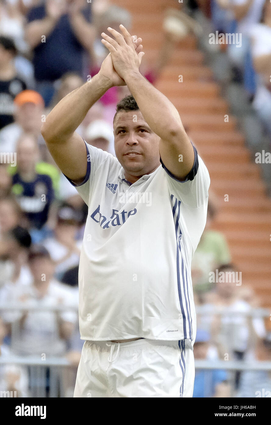 Corazon Classic Match 2017 'Heartbeats for Africa' between legends of ...