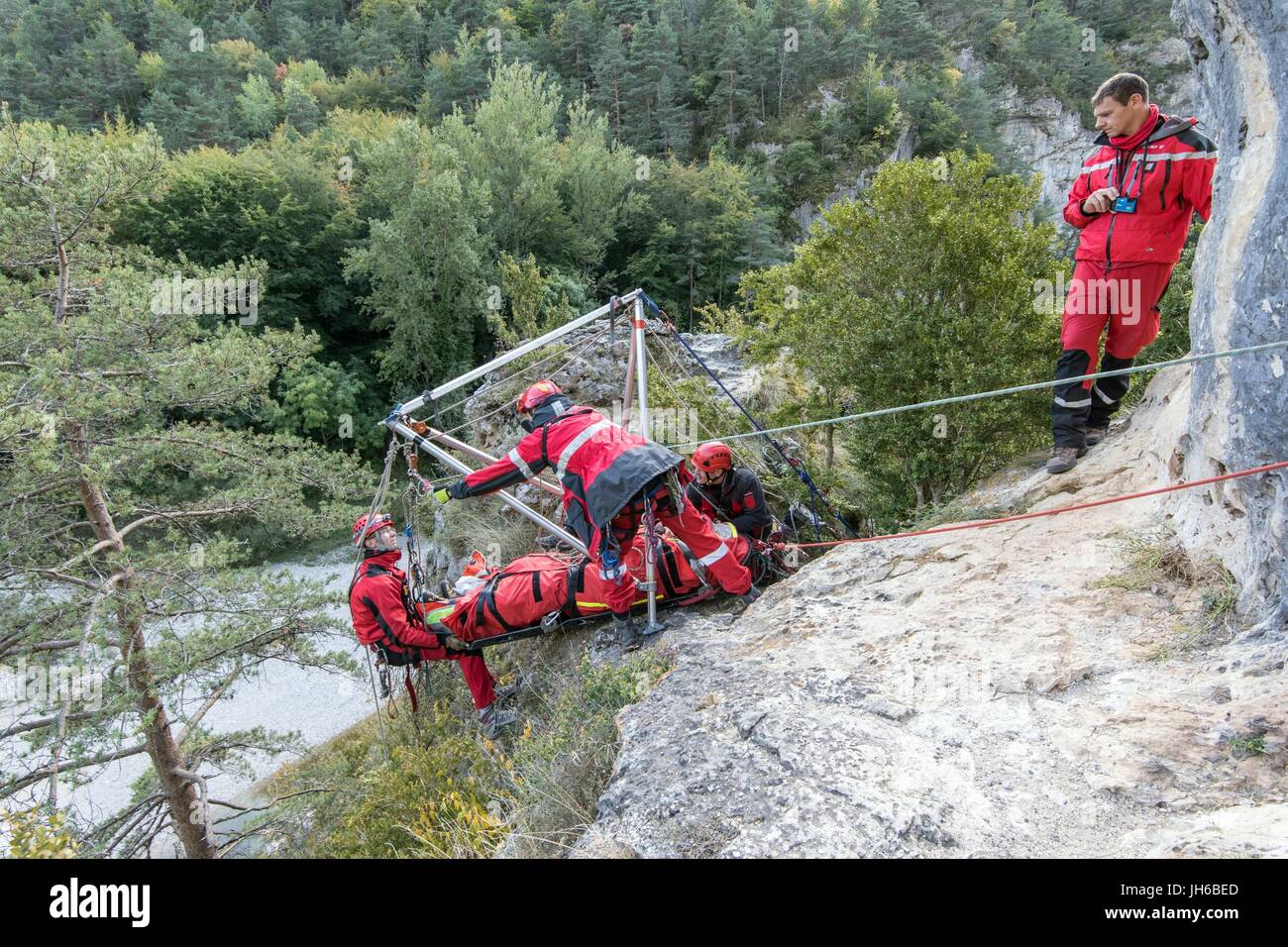 FIREFIGHTERS IN DANGEROUS PLACES Stock Photo - Alamy