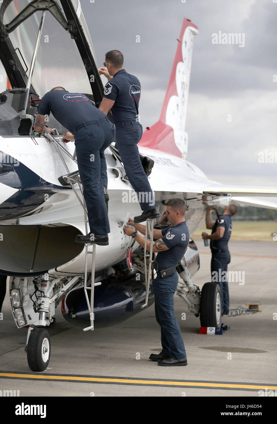 Thunderbirds ground crew hi-res stock photography and images - Alamy